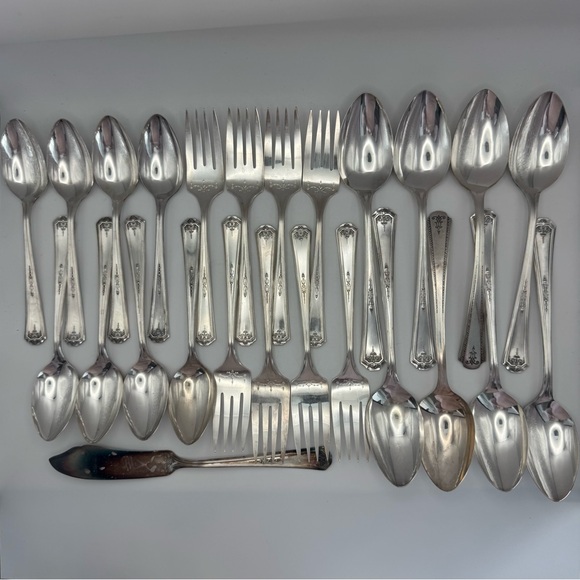 Oneida | Dining | Queen Bess I Tudor Plate Oneida Community Silverplate ...